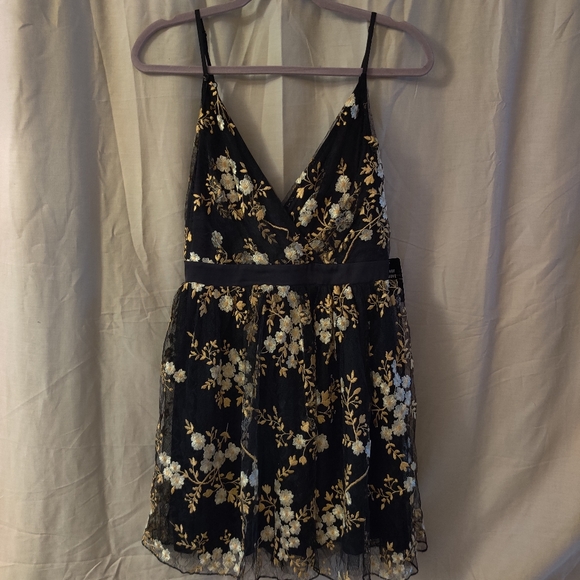 Express | Dresses | Express Dress With Embroidered Flowers | Poshmark